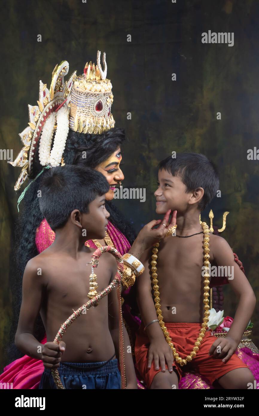 A Concept Agomoni photoshoot for Unloved underprivileged children. Maa ...