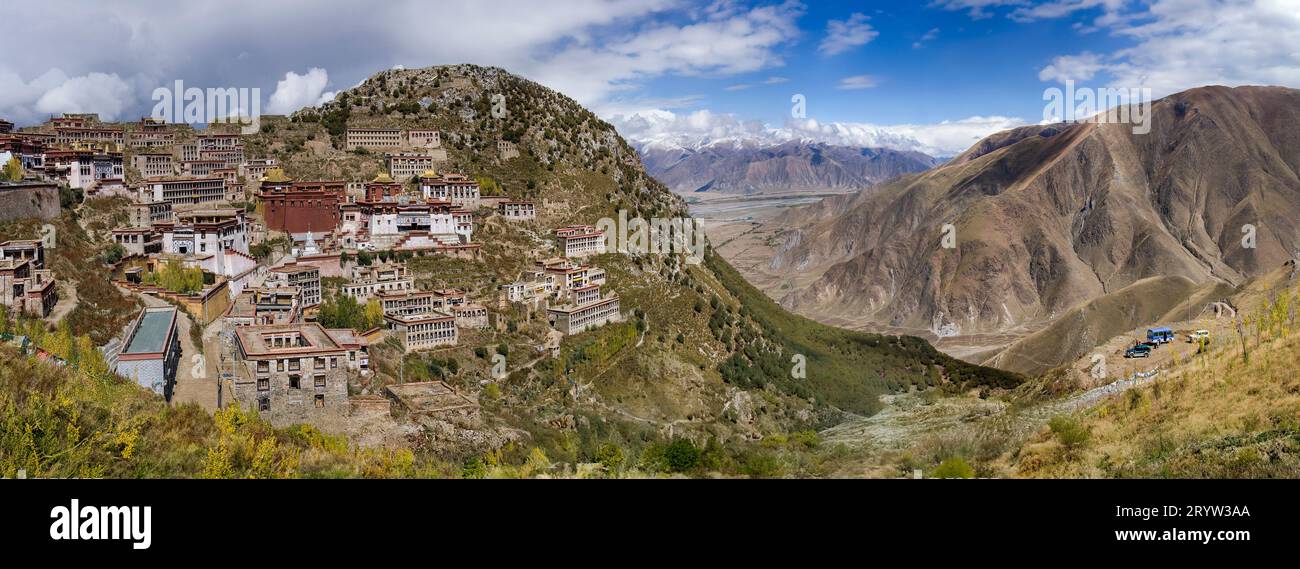 Gelug university monasteries hi-res stock photography and images - Alamy