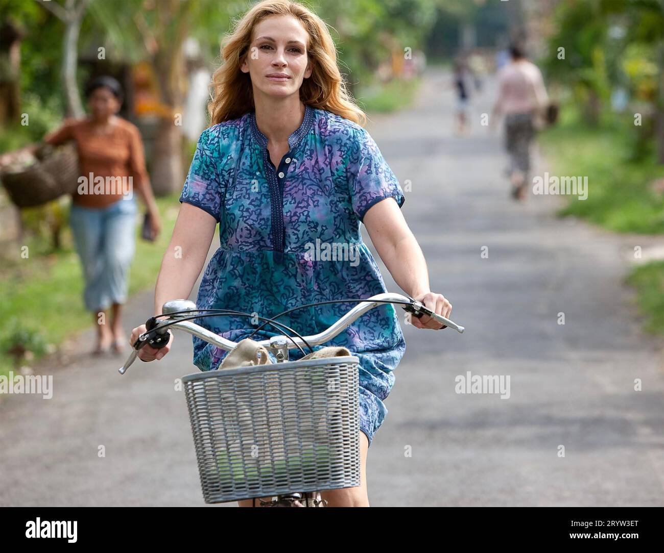 EAT LOVE PRAY 2010 Sony Pictures Releasing film with Julia Roberts ...