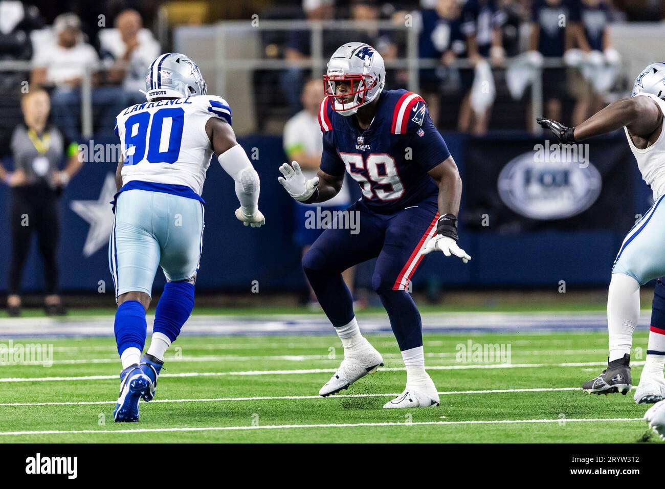 New England Patriots offensive tackle Vederian Lowe (59) blocks Dallas ...