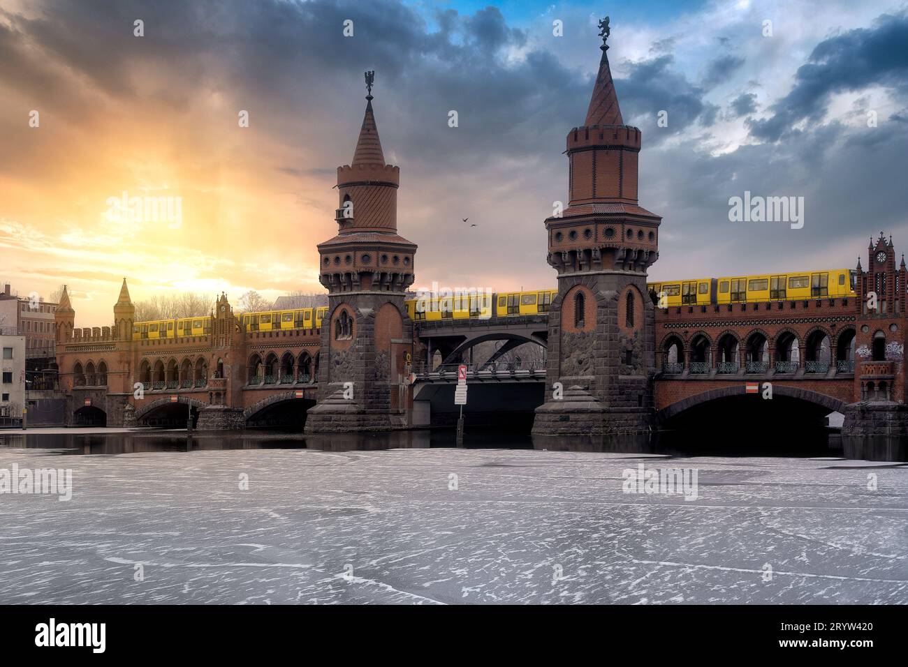 The iconic Oberbaum Bridge in Berlin, Germany, crossing the frozen Spree River Stock Photo - Alamy