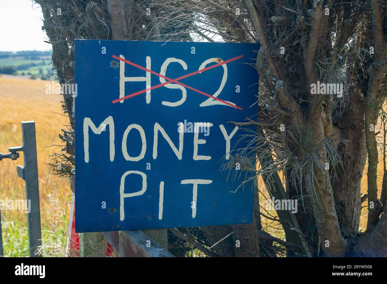 Hs2 train signs hi-res stock photography and images - Alamy