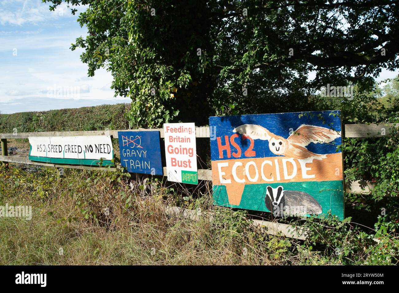 Hs2 train signs hi-res stock photography and images - Alamy