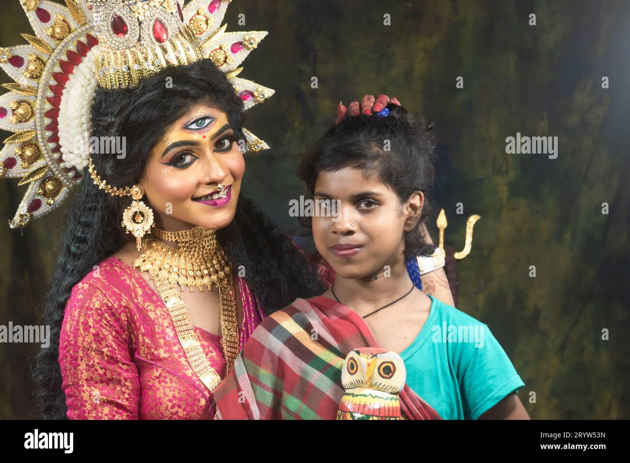 A Concept Agomoni photoshoot for Unloved underprivileged children. Maa ...