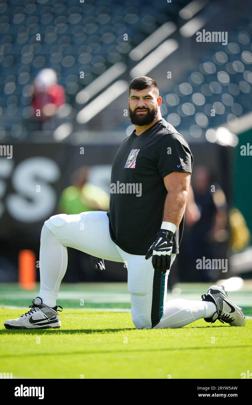 Philadelphia Eagles' Sua Opeta warms up before an NFL football game ...