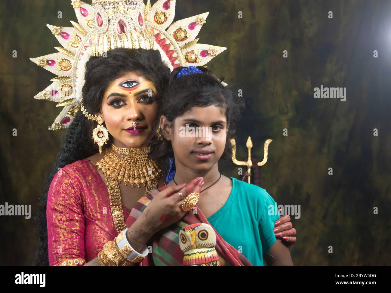 A Concept Agomoni photoshoot for Unloved underprivileged children. Maa ...