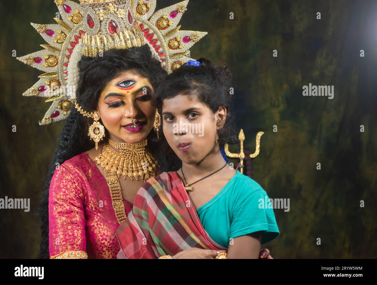 A Concept Agomoni photoshoot for Unloved underprivileged children. Maa ...