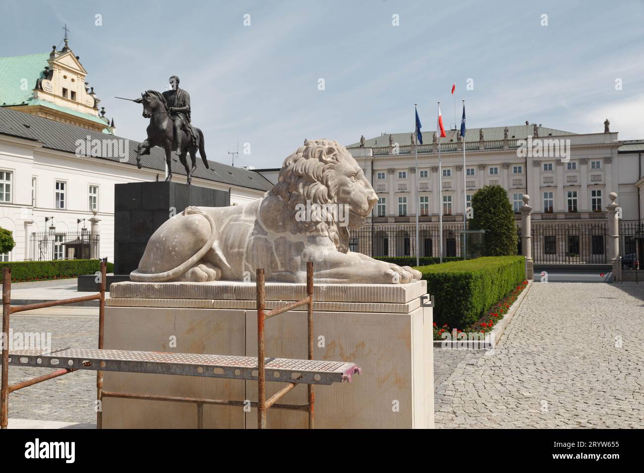 Commanding stance hi-res stock photography and images - Alamy