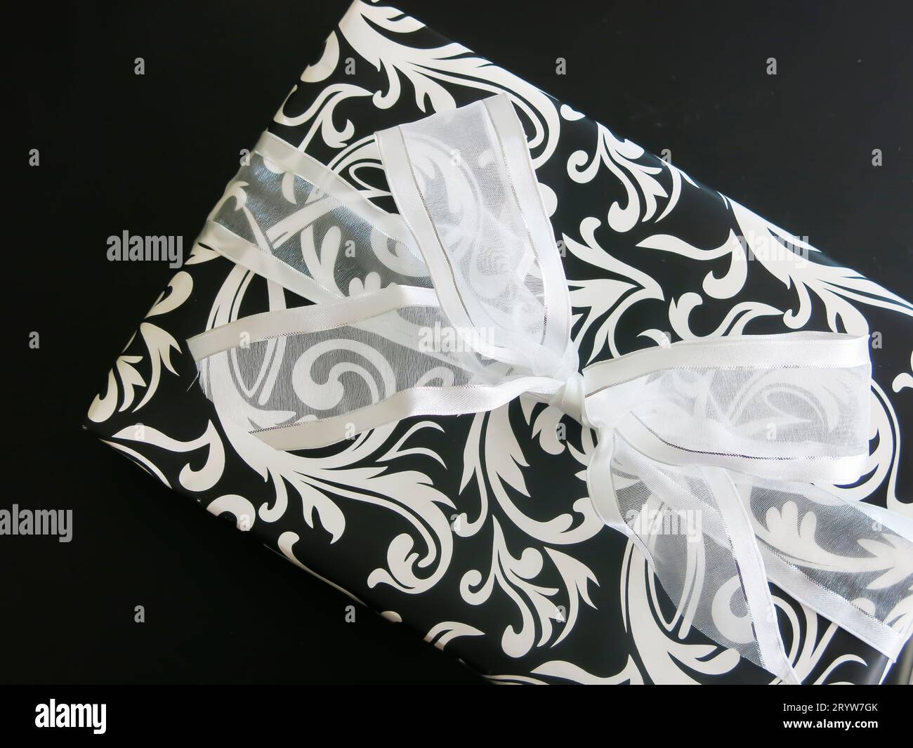 Close Up - Wrapped Gift Box Stock Photo - Alamy