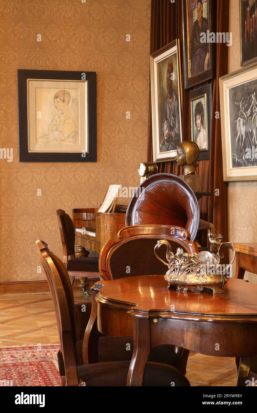 Palace of Izrael Poznanski in Lodz. Poland Stock Photo - Alamy