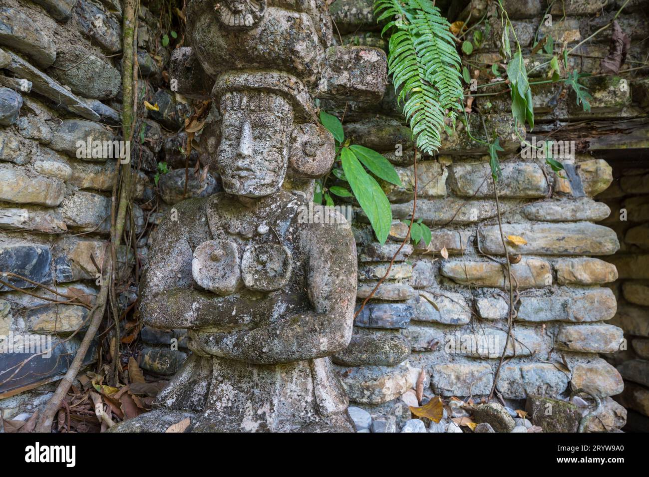 Copan ruins honduras statue hi-res stock photography and images - Alamy