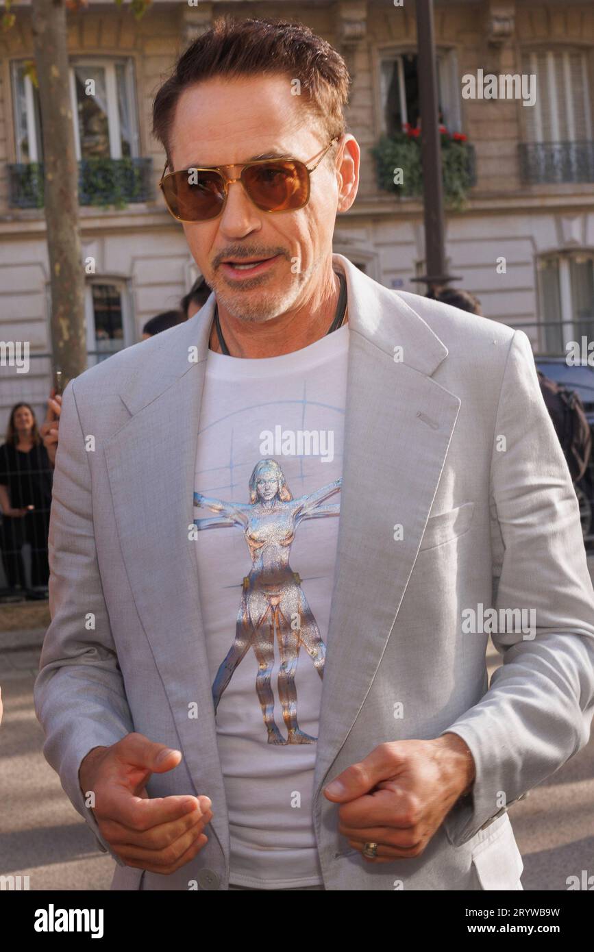 Robert Downey Jr. arrives for the Stella McCartney Spring/Summer 2024 ...