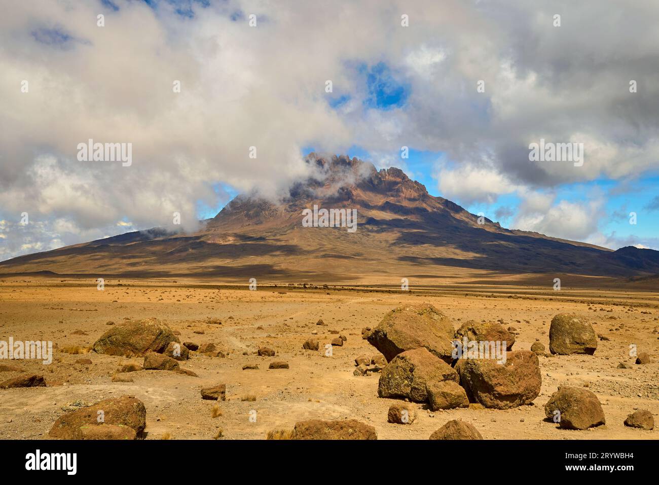 Kibo kilimanjaro hi-res stock photography and images - Alamy