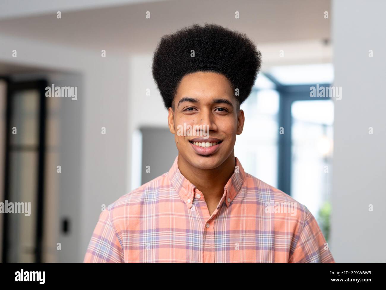 High top face haircut hi-res stock photography and images - Alamy