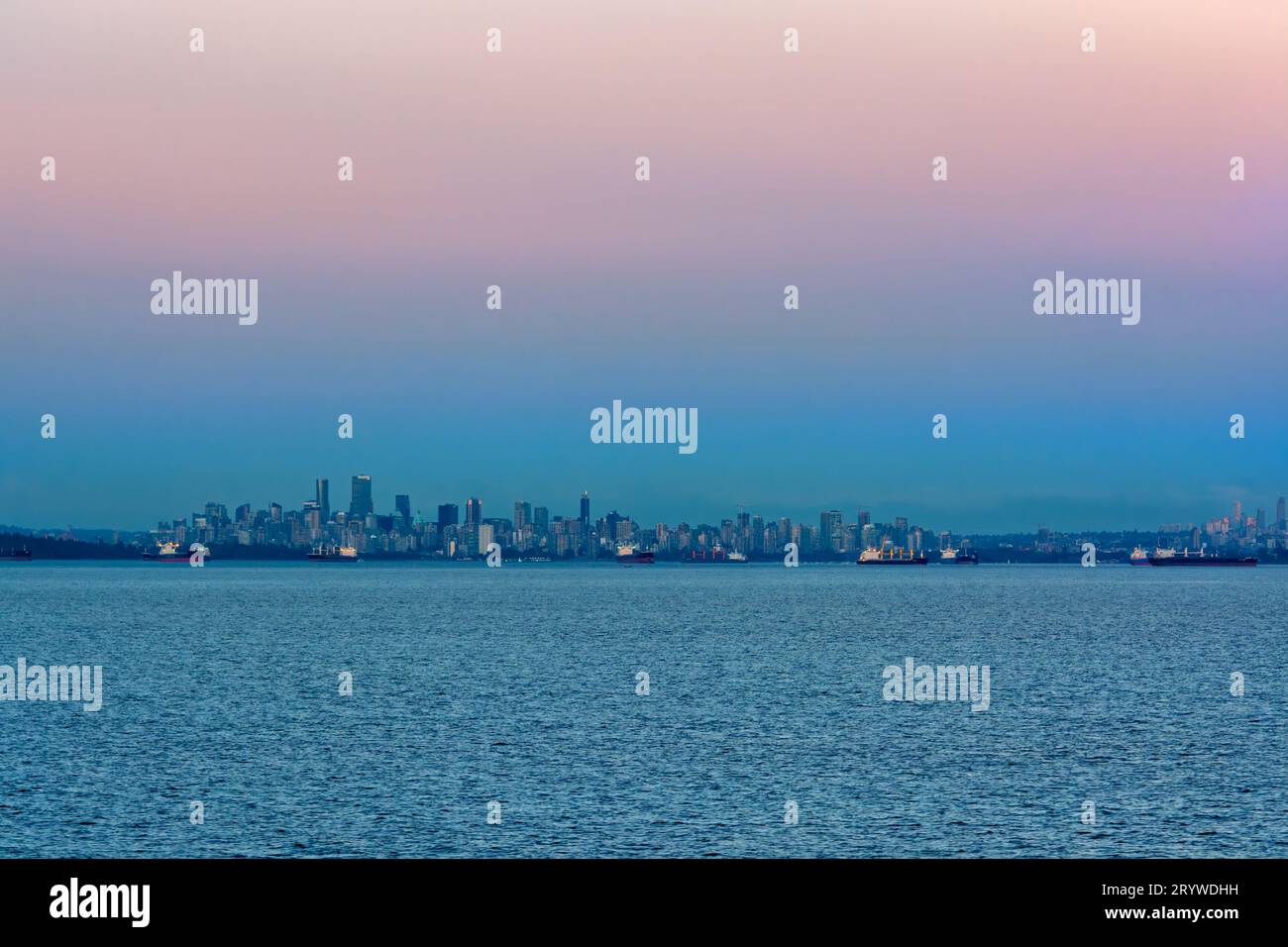 Marine terminal congestion hi-res stock photography and images - Alamy