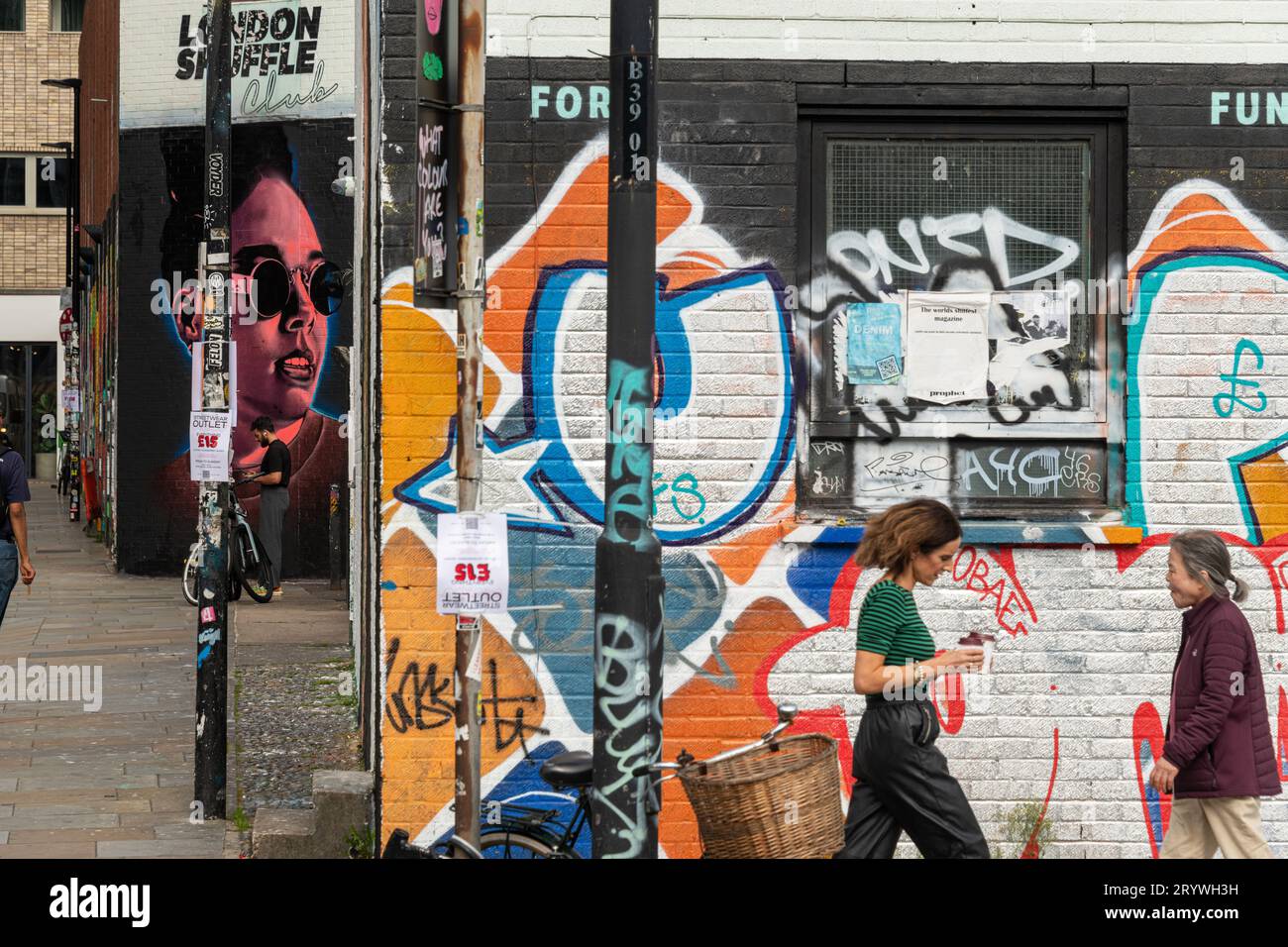 Graffiti graffitied wall art hi-res stock photography and images - Alamy