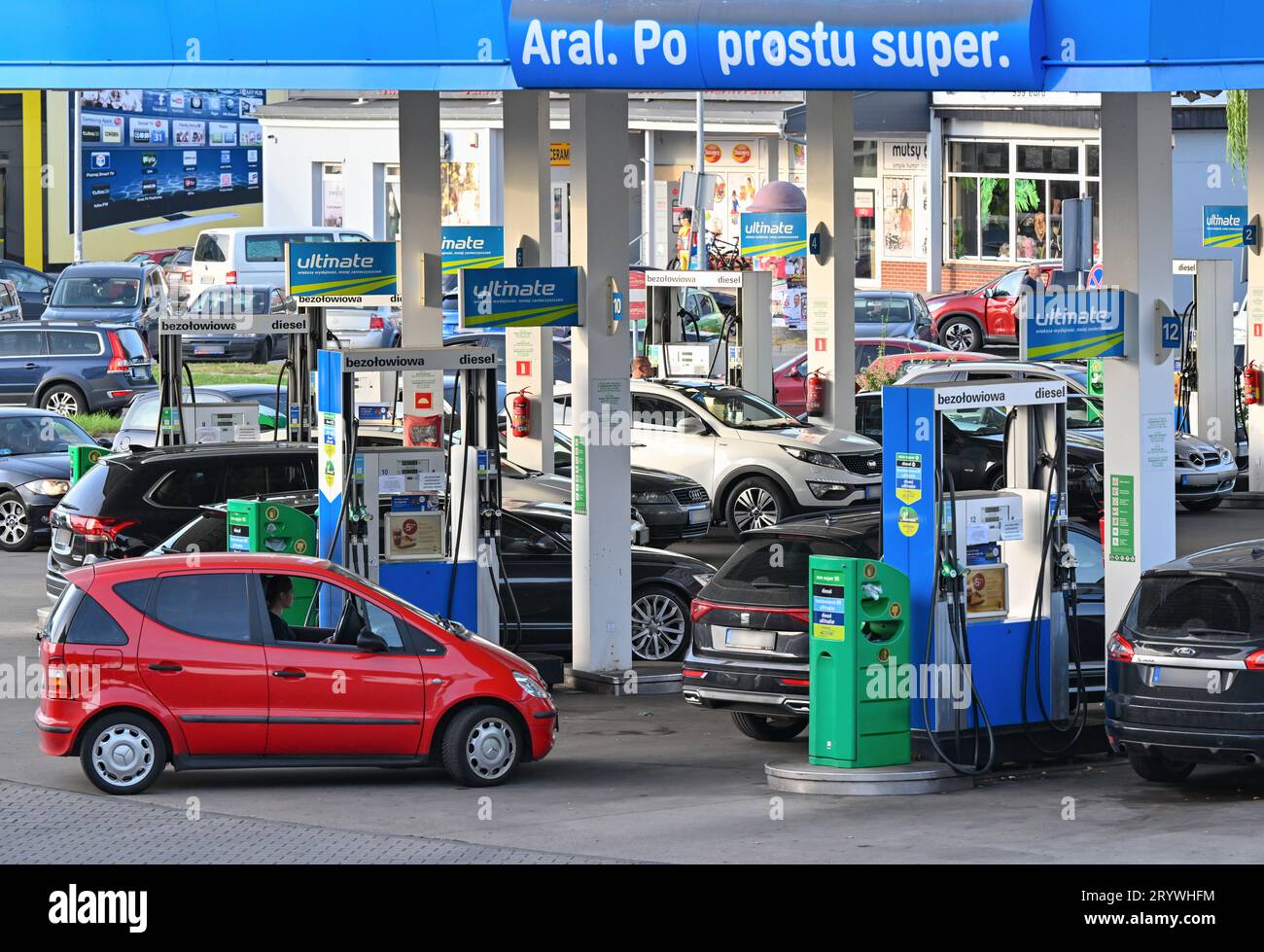 65 liter hi-res stock photography and images - Alamy