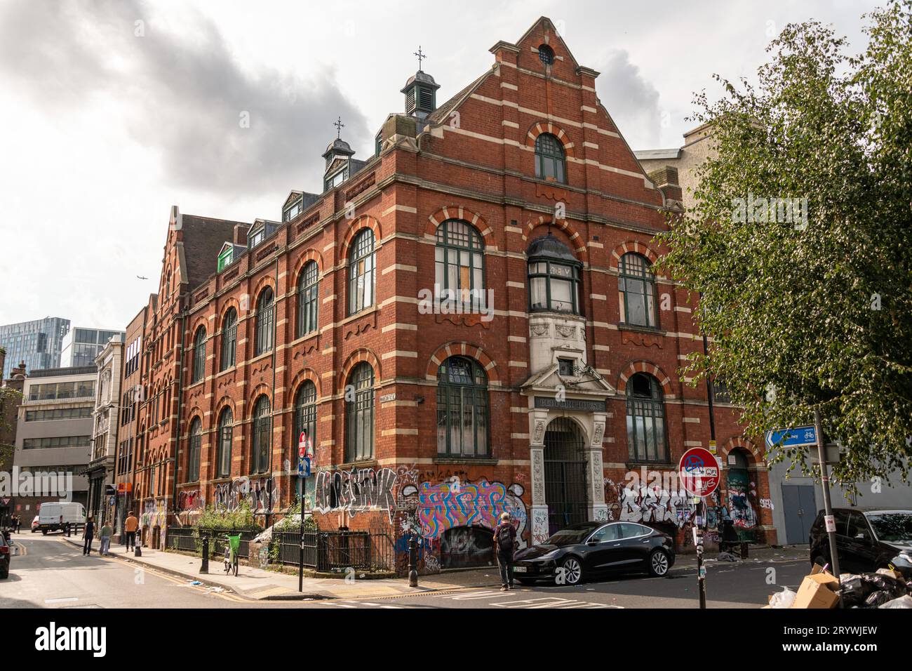 Bedford House in Wheler St, London E1 Stock Photo - Alamy