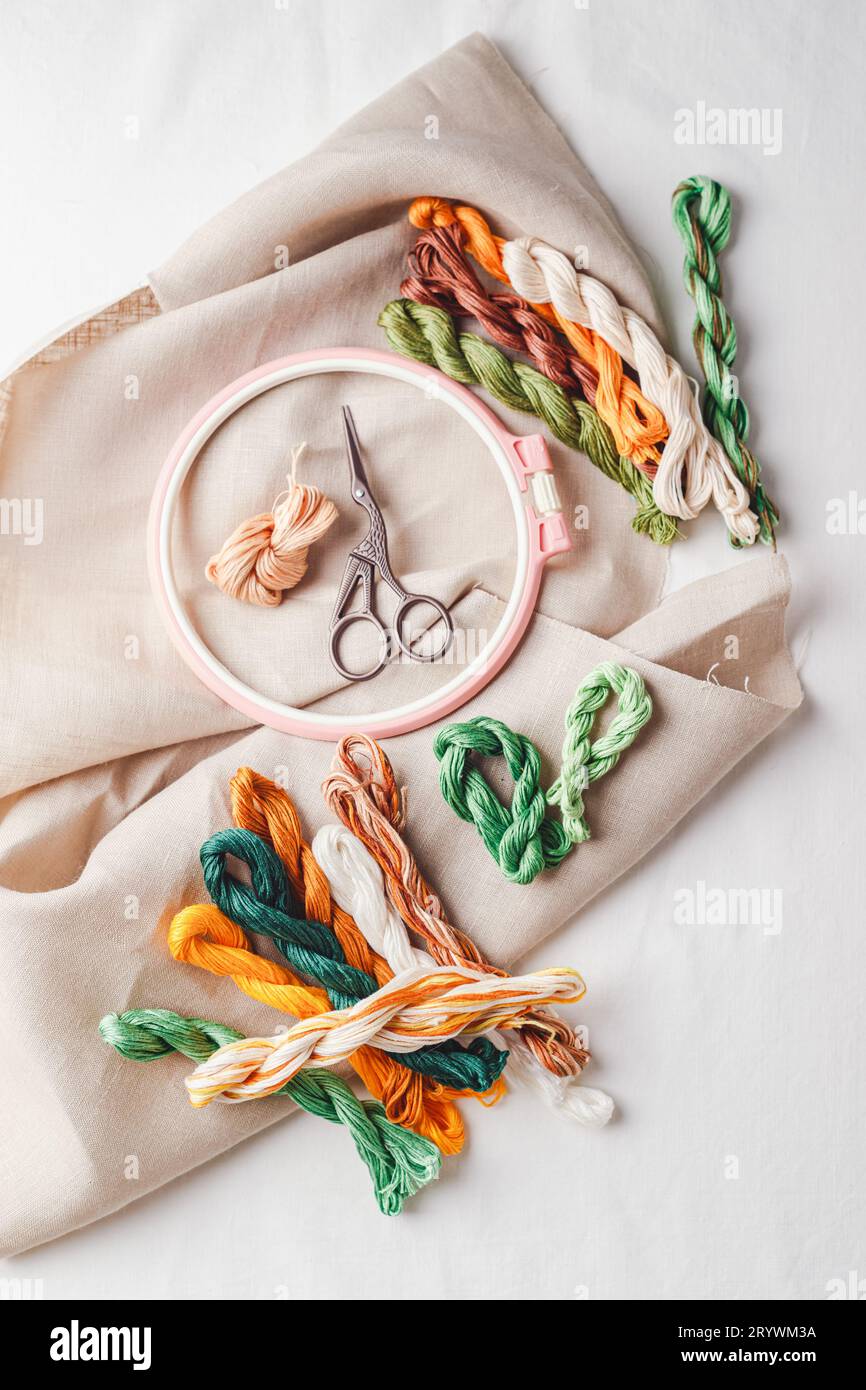 Embroidery set. Linen fabric, embroidery patterns, embroidery hoop ...