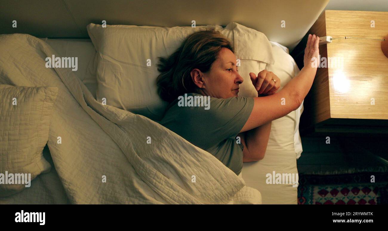 Switching off light bedroom hi-res stock photography and images - Alamy