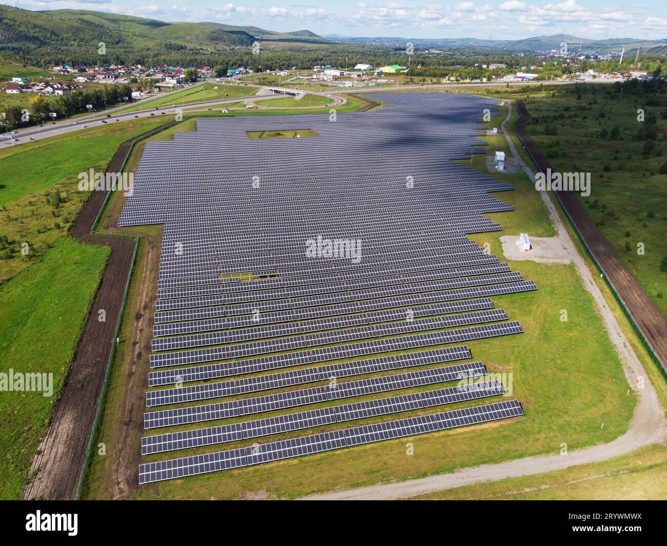 Solar panels field us hi-res stock photography and images - Alamy