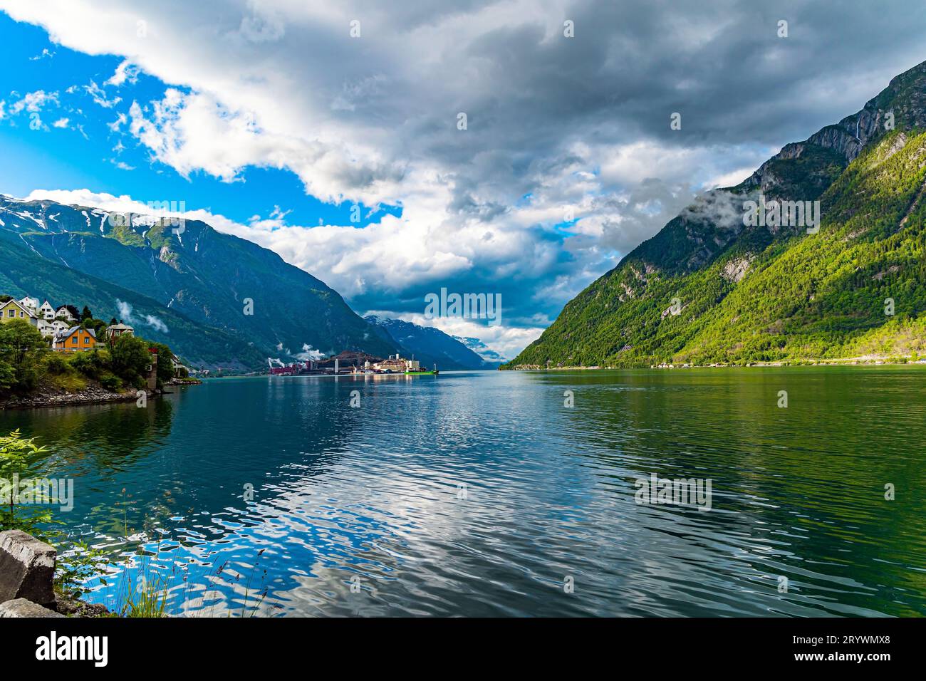 Hardanger fjord hi-res stock photography and images - Alamy