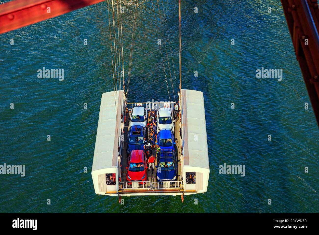 Hanging gondola hi-res stock photography and images - Alamy