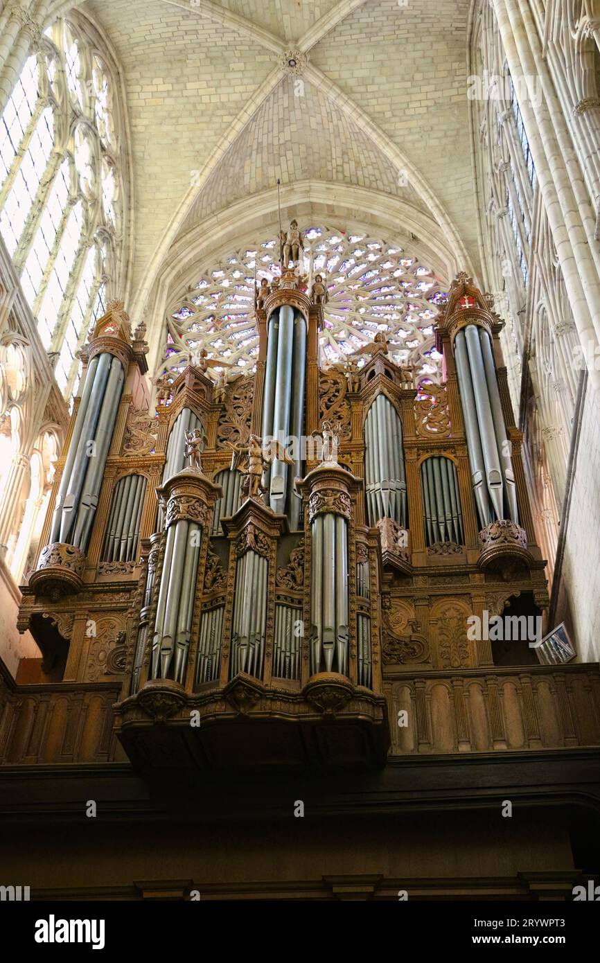 18th century pipe organ made by Robert Clicquot in a 16th century case ...
