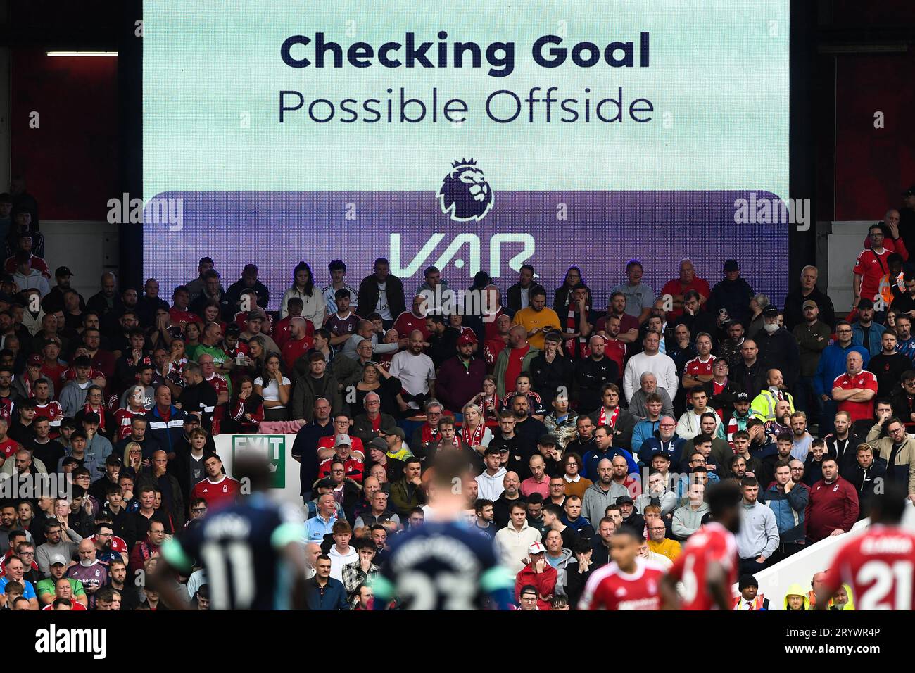 Checking possible offside var hi-res stock photography and images - Alamy