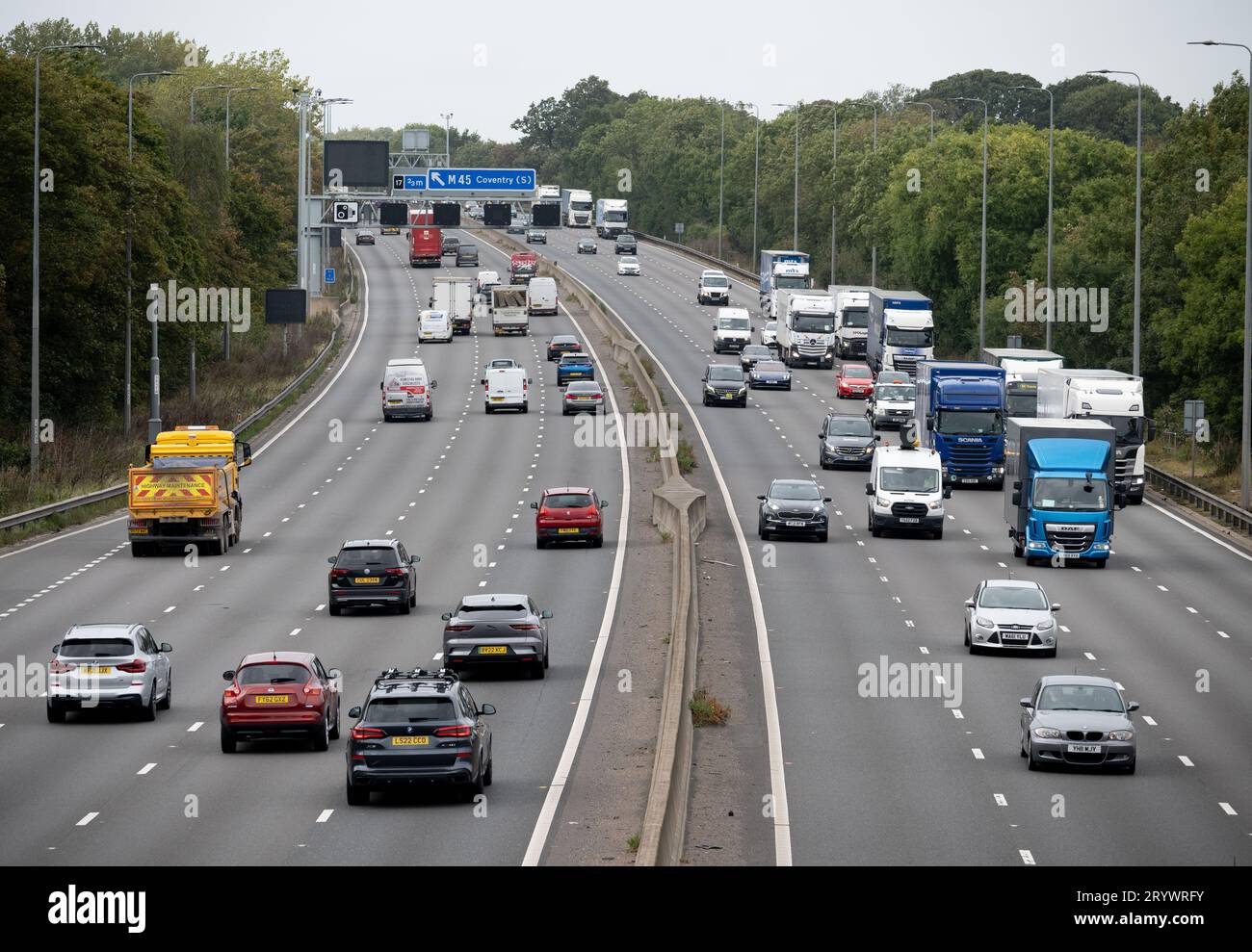 The M1 motorway just north of Watford Gap Services, Northamptonshire ...