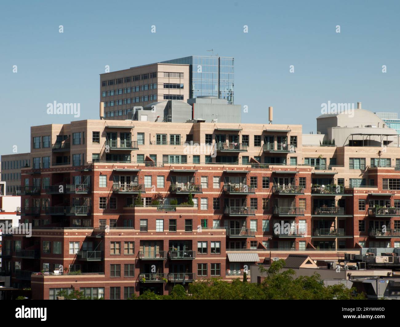 Contemporary multi family building hi-res stock photography and images - Alamy