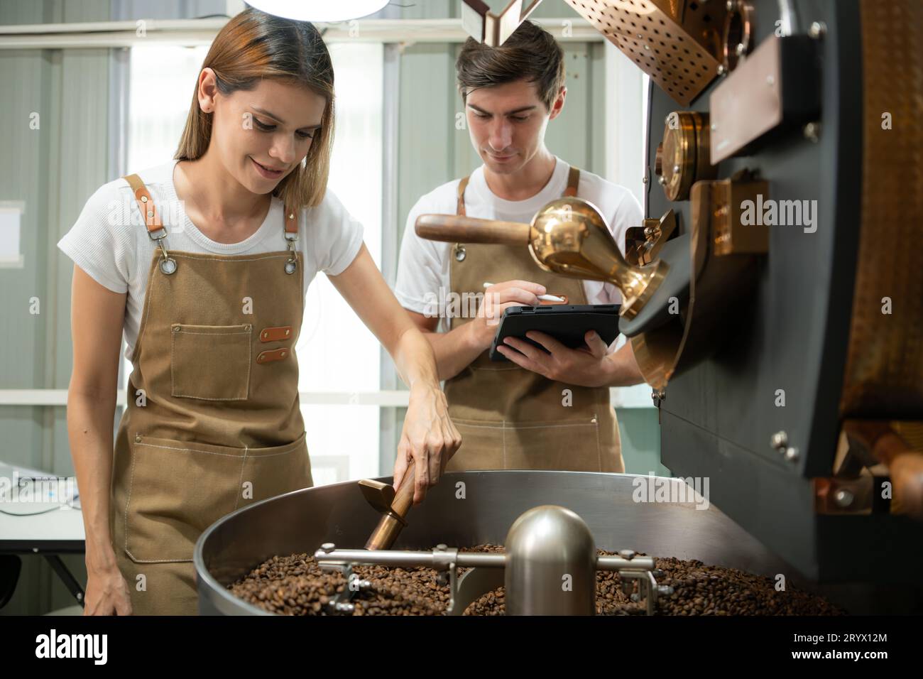 Both of coffee roaster and roaster machine, Control the roasting ...