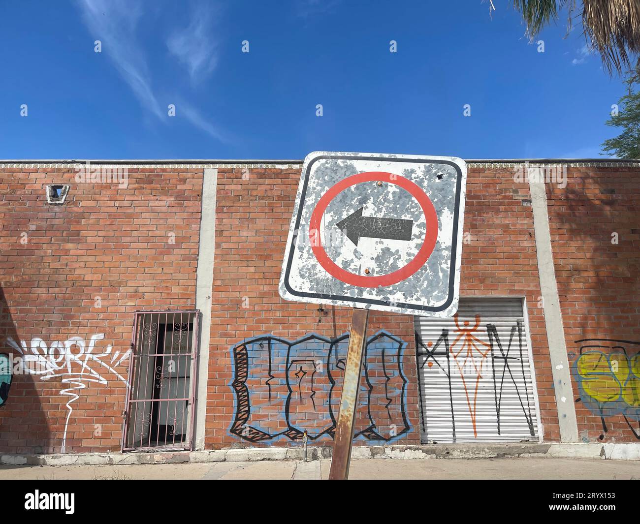 Pared de ladrillo graffiti hi-res stock photography and images - Alamy