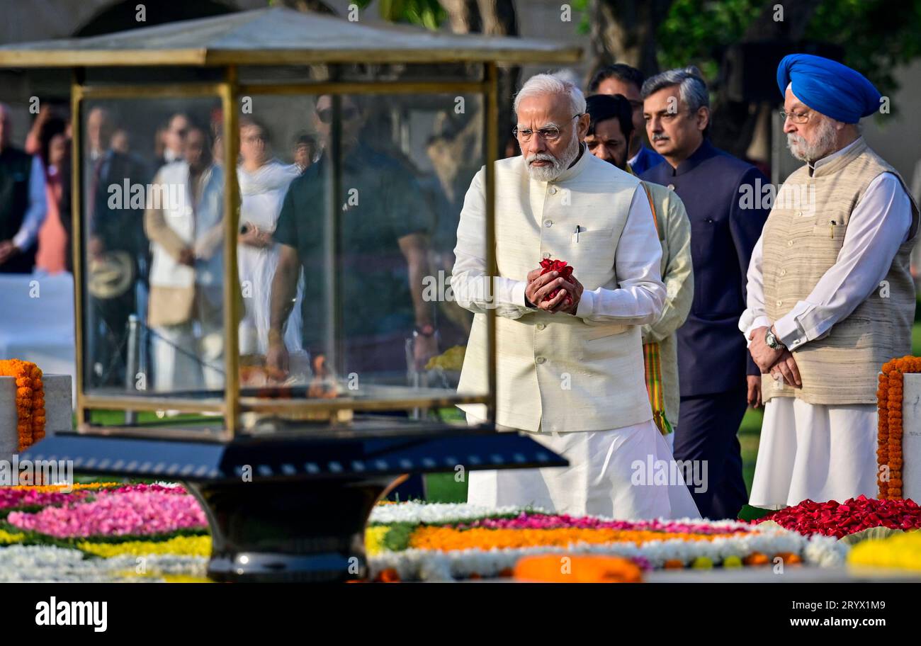 NEW DELHI, INDIA - OCTOBER 2: Prime Minister Narendra Modi pays tribute ...