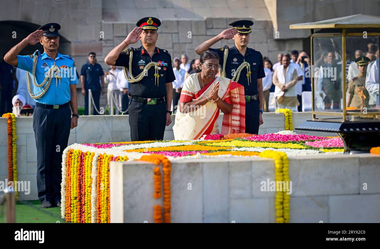 NEW DELHI, INDIA - OCTOBER 2: Droupadi Murmu (President of India) pays ...