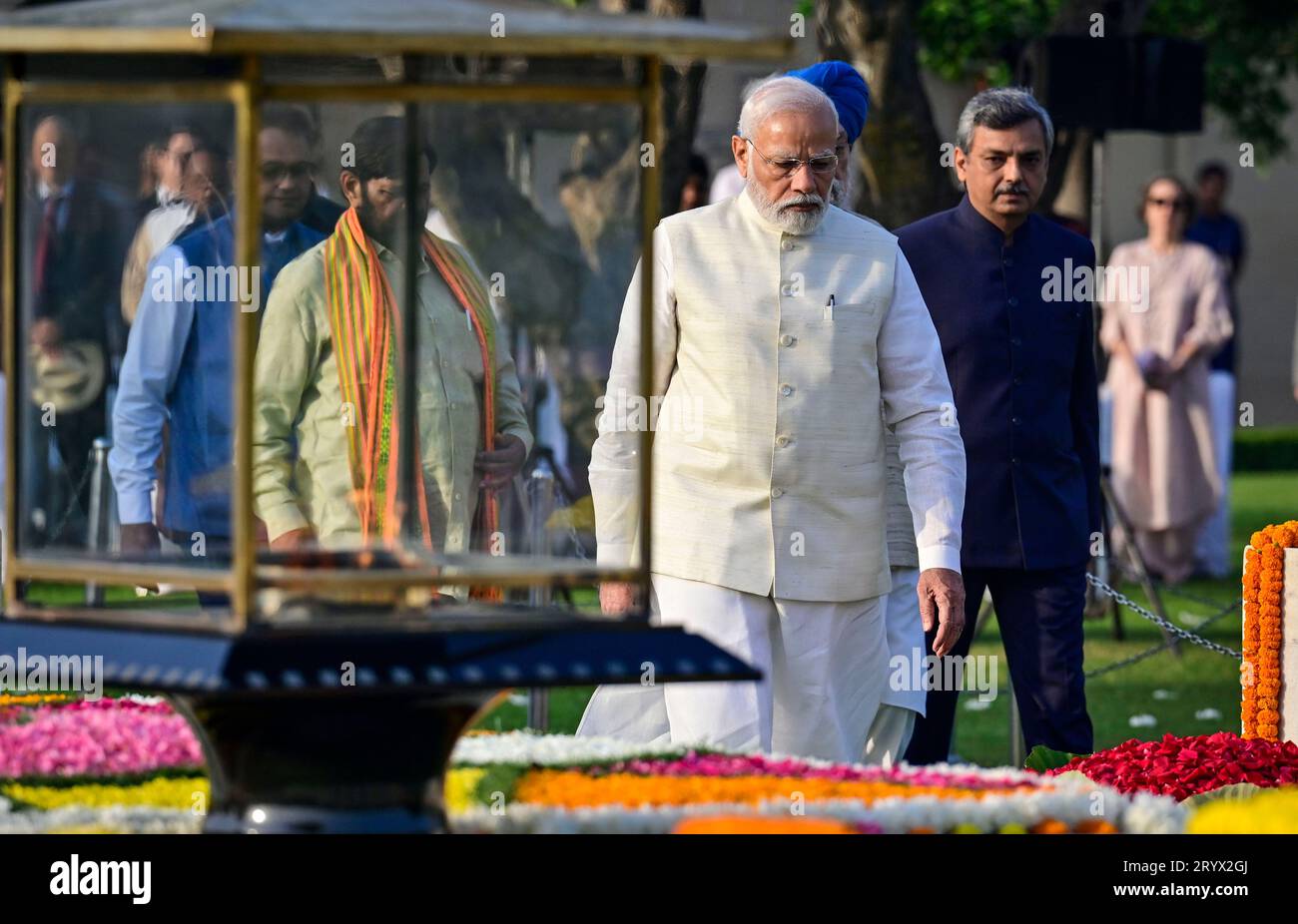 NEW DELHI, INDIA - OCTOBER 2: Prime Minister Narendra Modi pays tribute ...