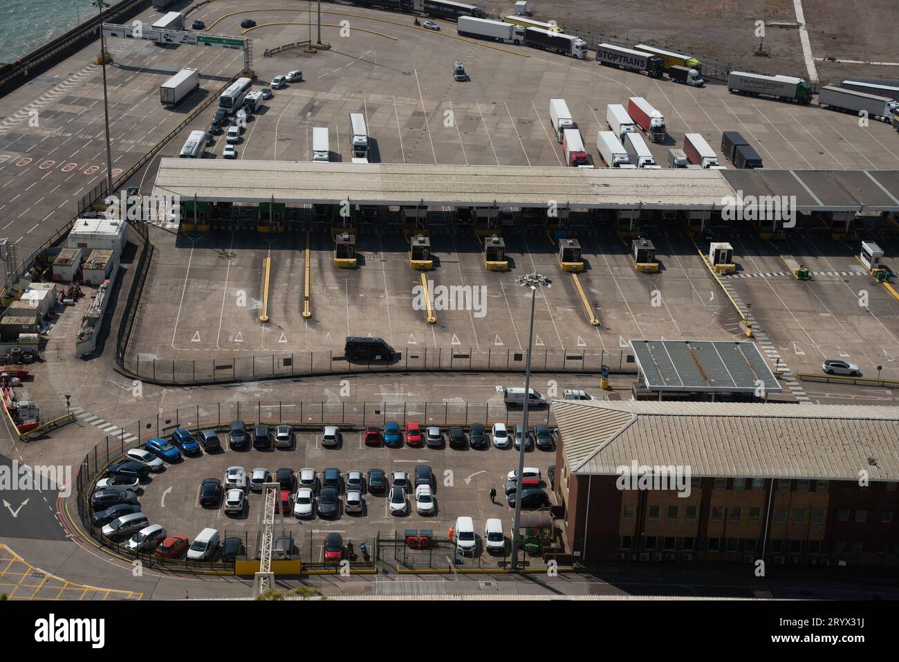 Dover docks hi-res stock photography and images - Alamy
