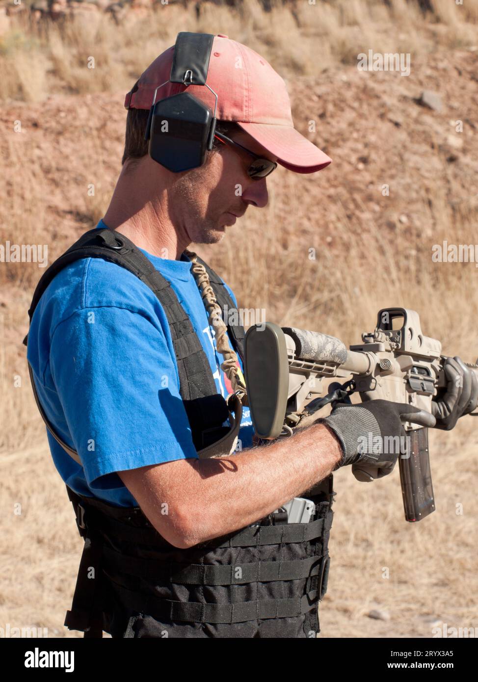Shooting target man hi-res stock photography and images - Alamy