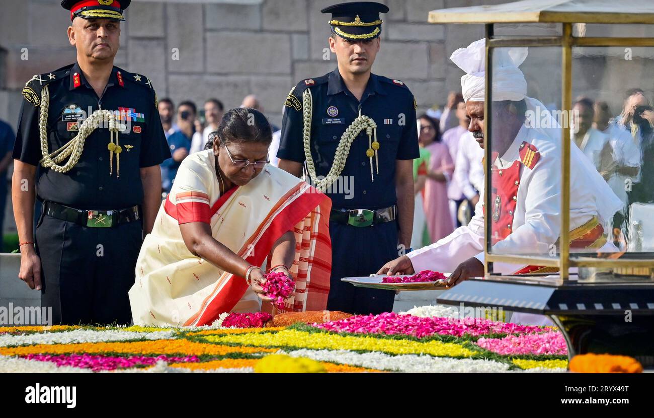 NEW DELHI, INDIA - OCTOBER 2: Droupadi Murmu (President of India) pays ...