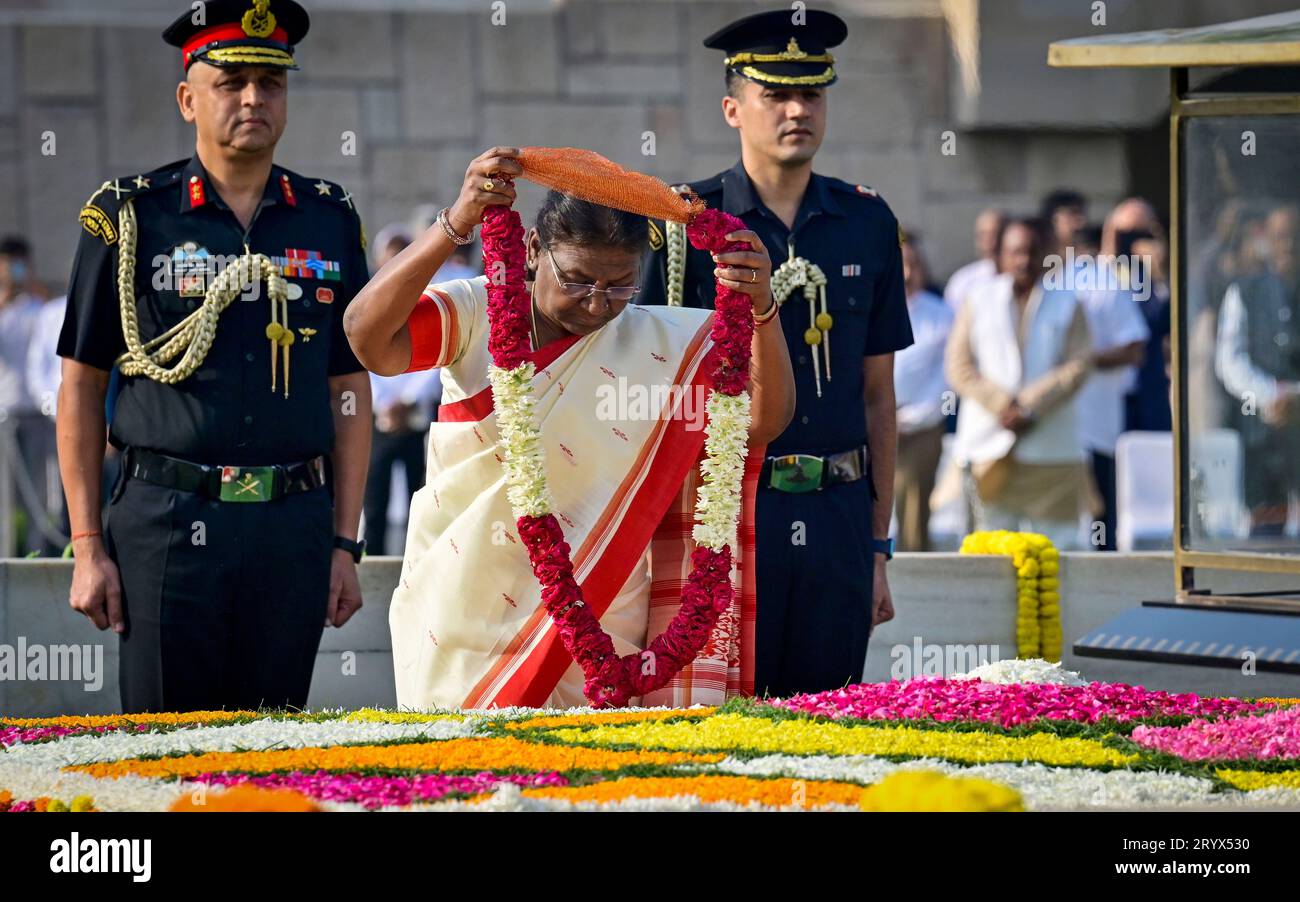 NEW DELHI, INDIA - OCTOBER 2: Droupadi Murmu (President of India) pays ...