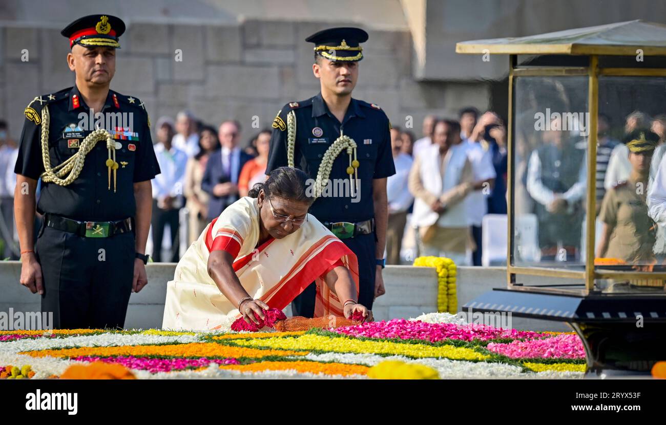 NEW DELHI, INDIA - OCTOBER 2: Droupadi Murmu (President of India) pays ...