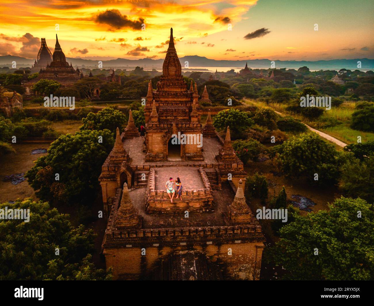 Bagan temples pagodas view myanmar hi-res stock photography and images ...