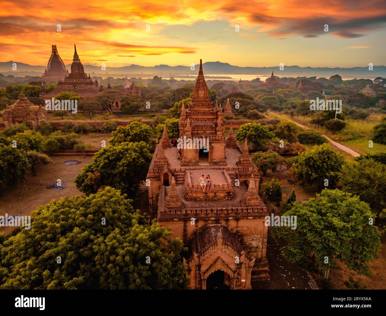 Bagan temples pagodas view myanmar hi-res stock photography and images ...