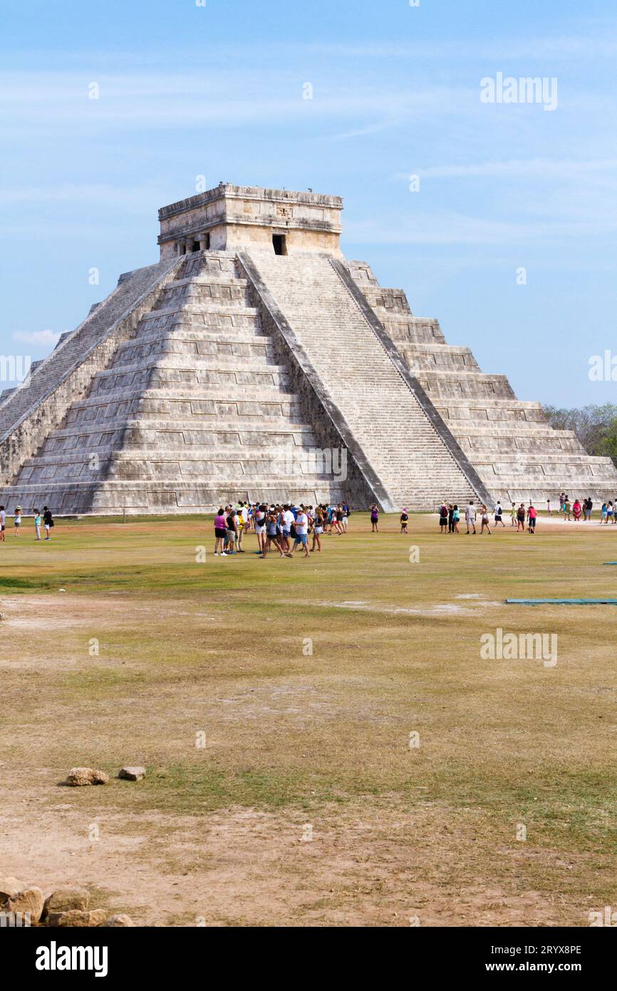 Pyramid mayan hi-res stock photography and images - Alamy