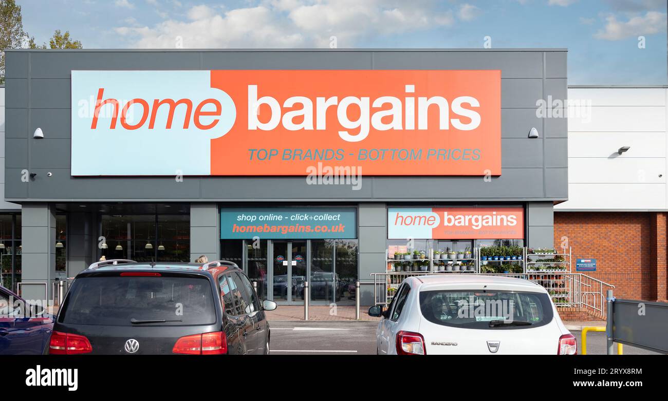 Home bargains logo hi-res stock photography and images - Alamy