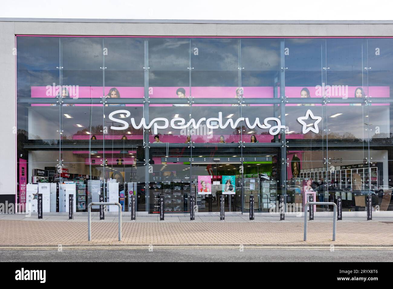 Superdrug logo hi-res stock photography and images - Alamy
