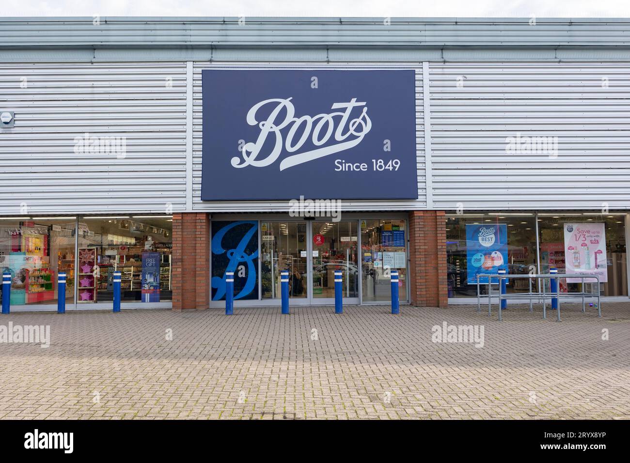 Modern boots shop front hi-res stock photography and images - Alamy