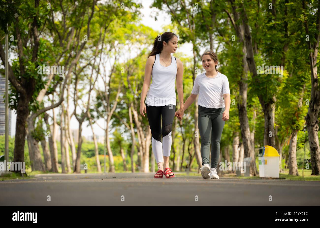 Female exercises hi-res stock photography and images - Alamy
