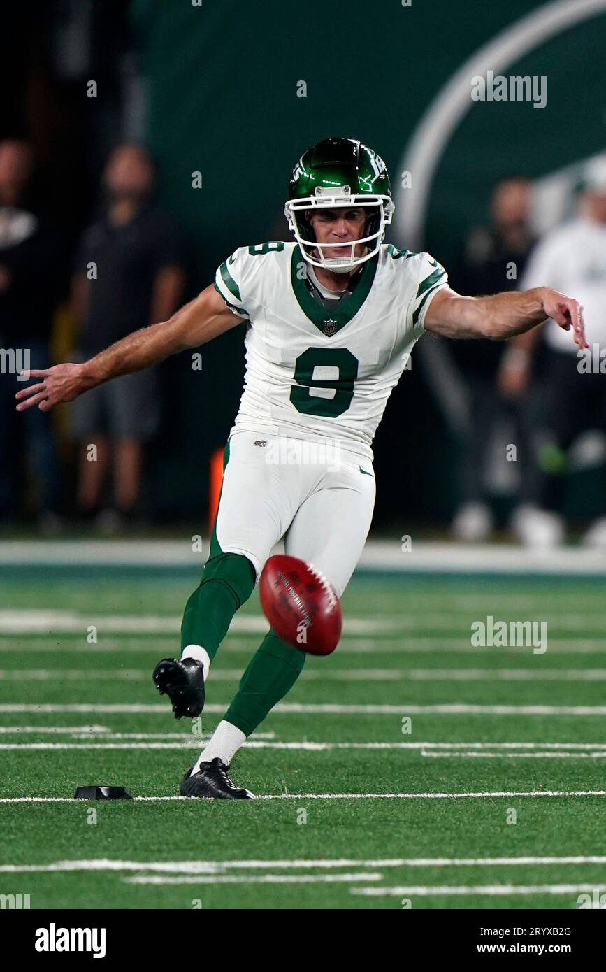 New York Jets place kicker Greg Zuerlein (9) during an NFL football ...
