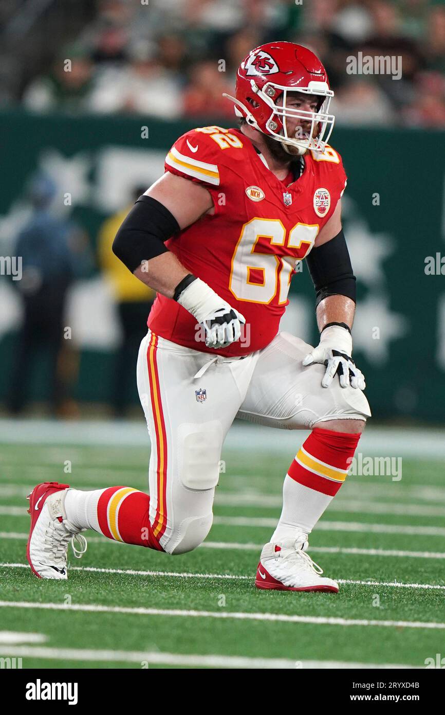 Kansas City Chiefs guard Joe Thuney (62) during an NFL football game ...